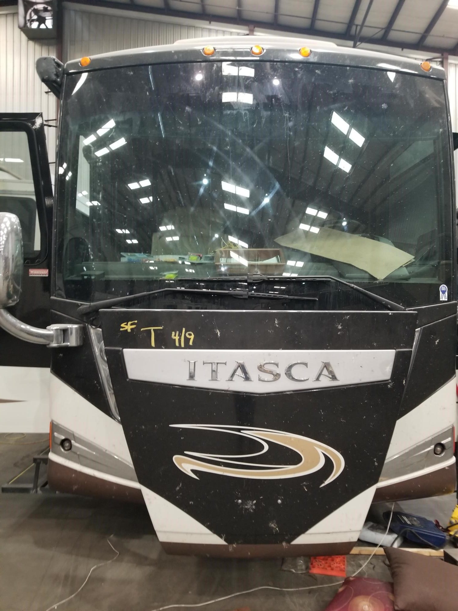 2014 Winnebago Itasca Ellipse 42QD Class A Diesel Coach - True RV True RV
