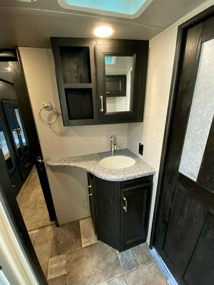 2016 KEYSTONE FUZION 345 FIFTH WHEEL TOY HAULER TRAILER RV 3 SLIDES ...