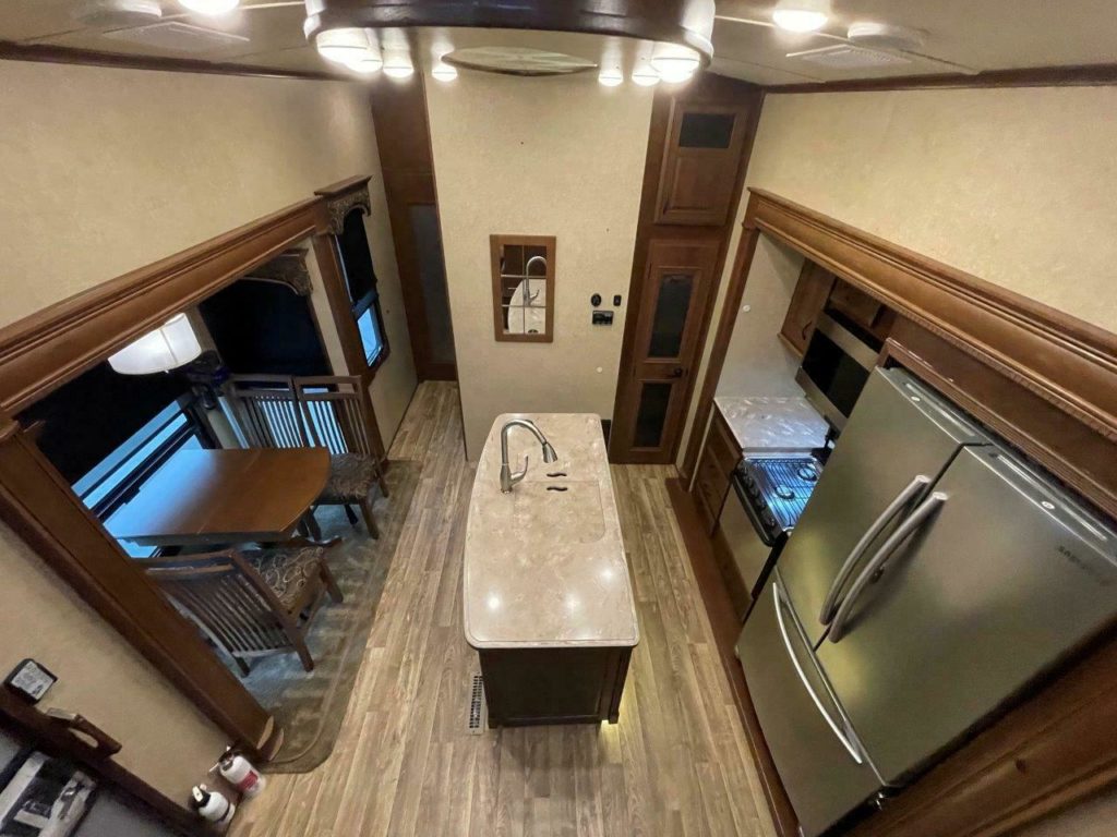 2015 Jayco Pinnacle 38 FLSA - True RV True RV