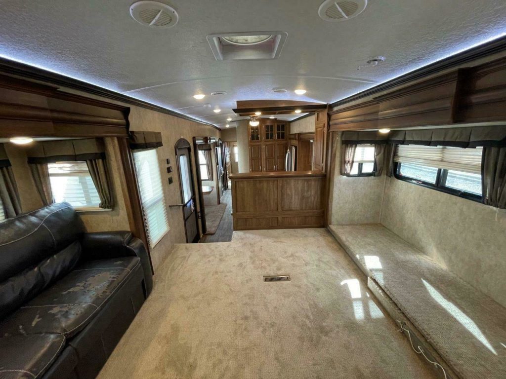 2015 Keystone Montana 3711PL - True RV True RV