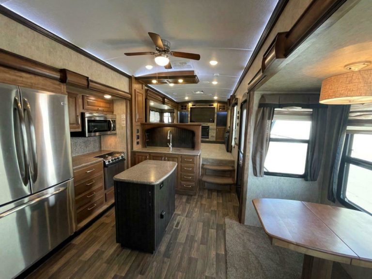2015 Keystone Montana 3711PL - True RV True RV