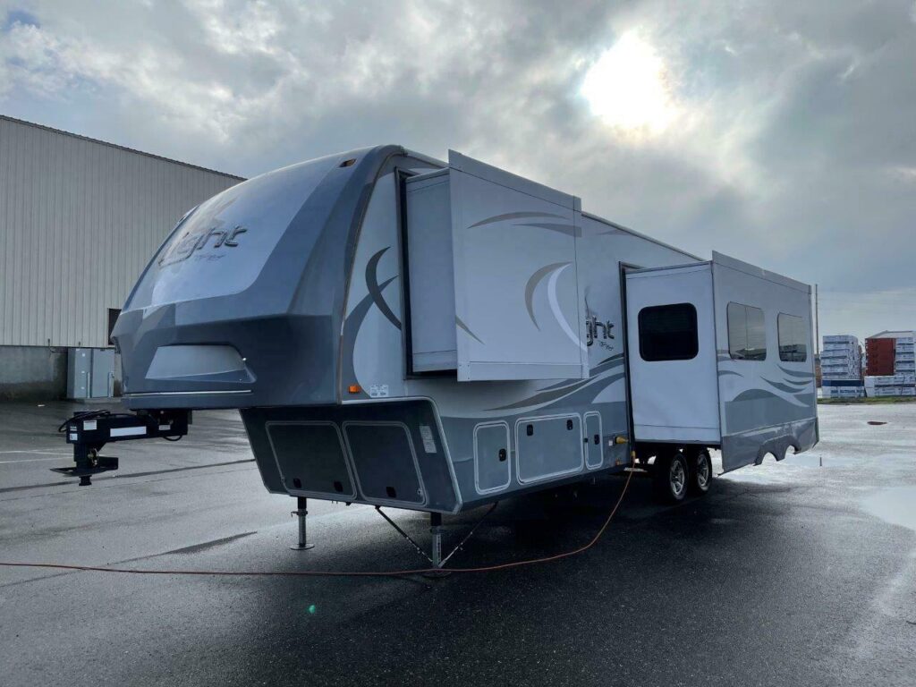 2016 Highland Ridge Open Range Light 315BHS 5th Wheel Bunkhouse - True ...