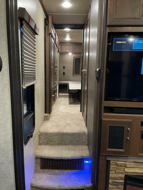 2015 KEYSTONE FUZION 325 TOY HAULER FIFTH WHEEL - True RV True RV