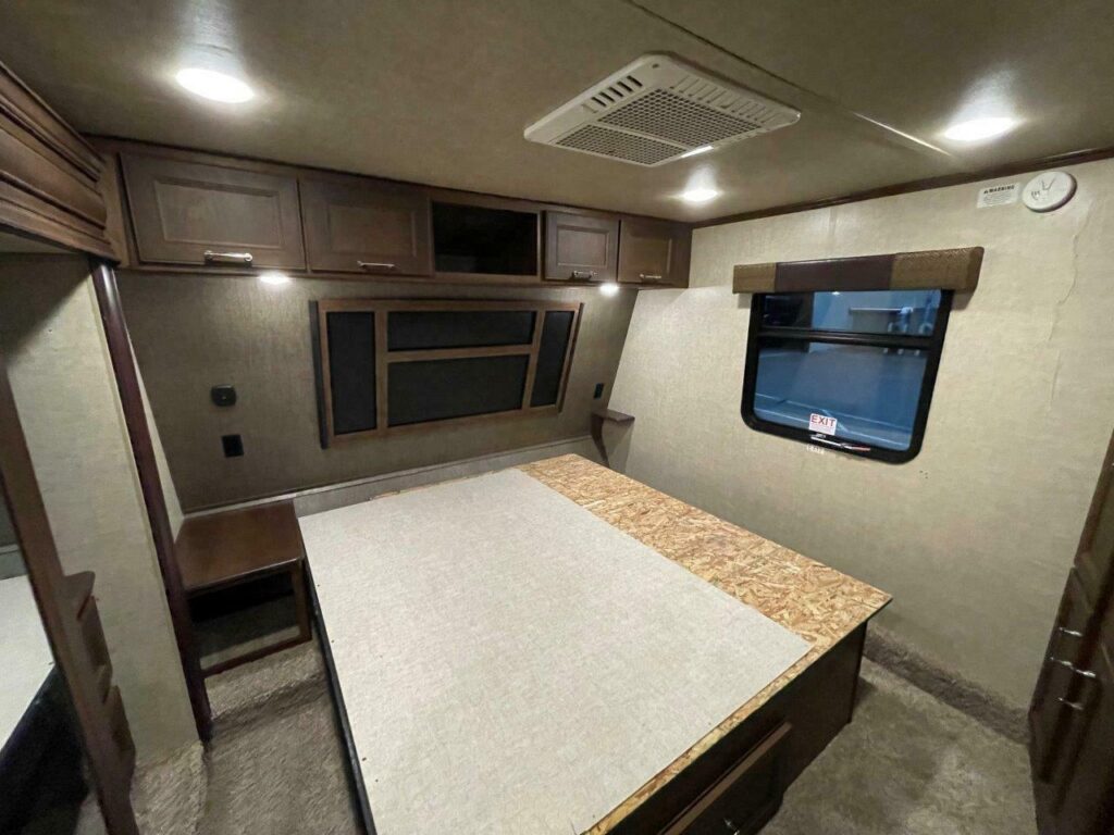 2015 KEYSTONE FUZION 325 TOY HAULER FIFTH WHEEL - True RV True RV