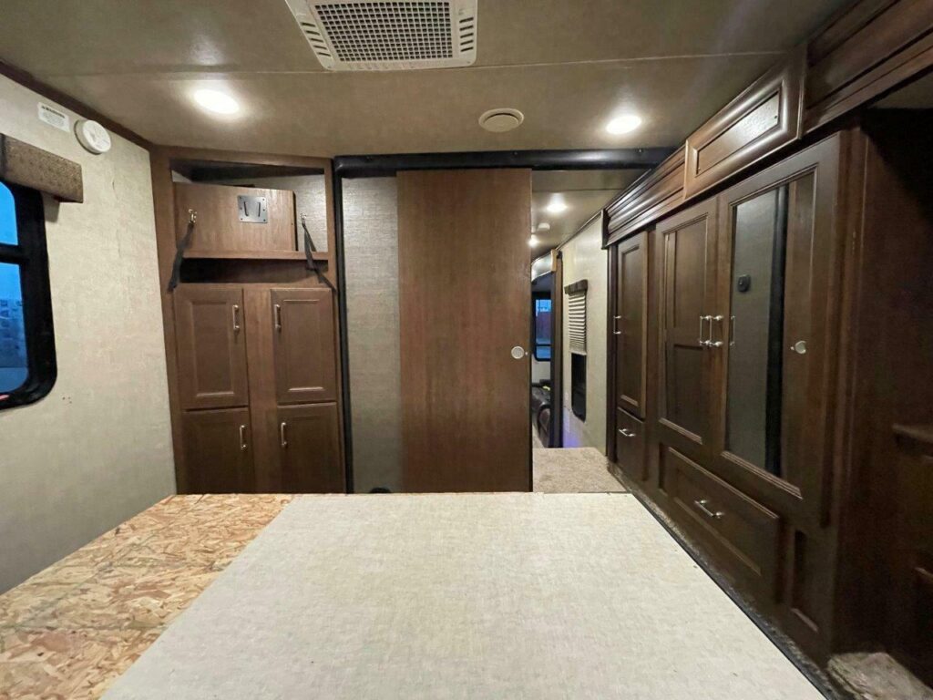 2015 KEYSTONE FUZION 325 TOY HAULER FIFTH WHEEL - True RV True RV