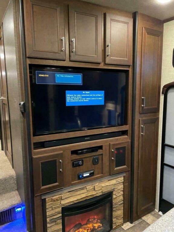2015 KEYSTONE FUZION 325 TOY HAULER FIFTH WHEEL - True RV