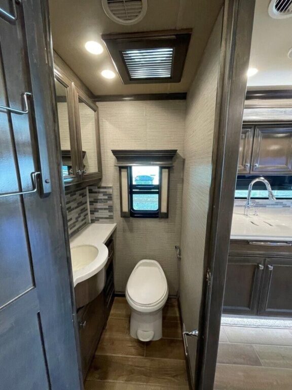 2022 TIFFIN PHAETON 40IH CLASS A COACH DIESEL PUSHER BATH & HALF - True ...