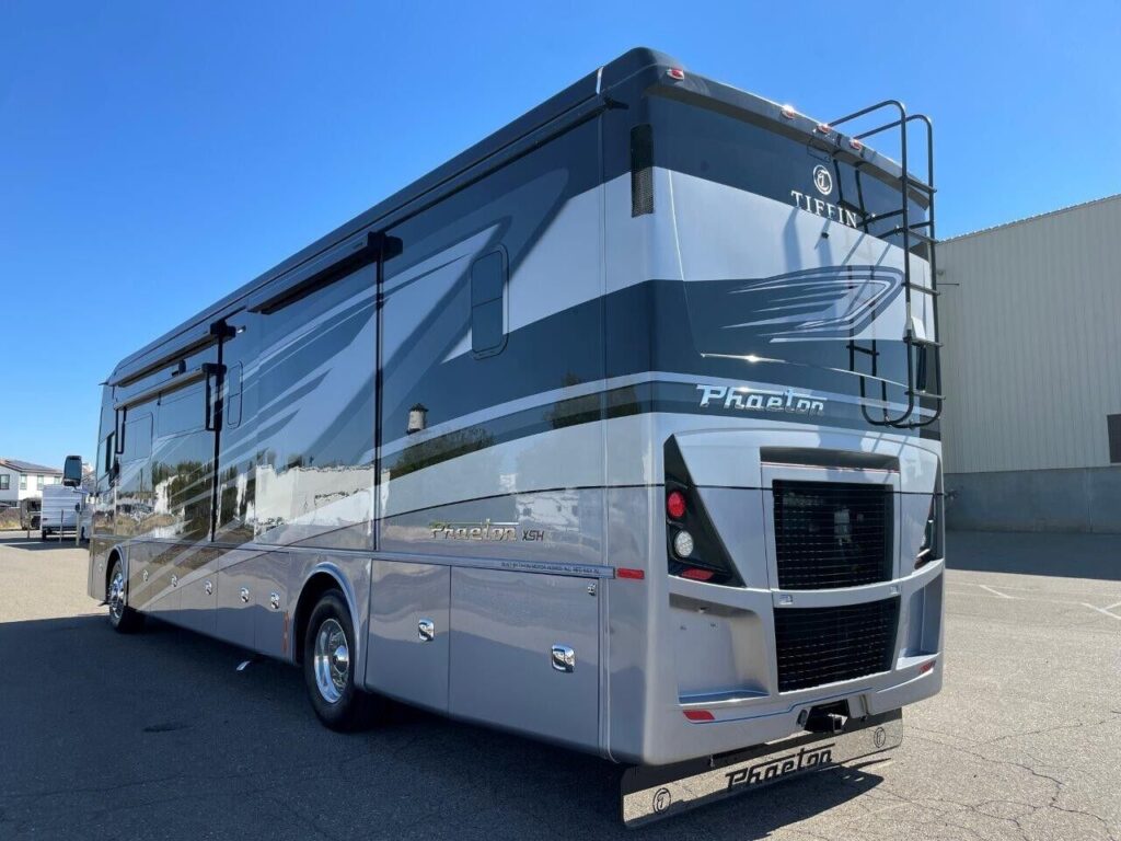 2022 TIFFIN PHAETON 40IH CLASS A COACH DIESEL PUSHER BATH & HALF - True ...
