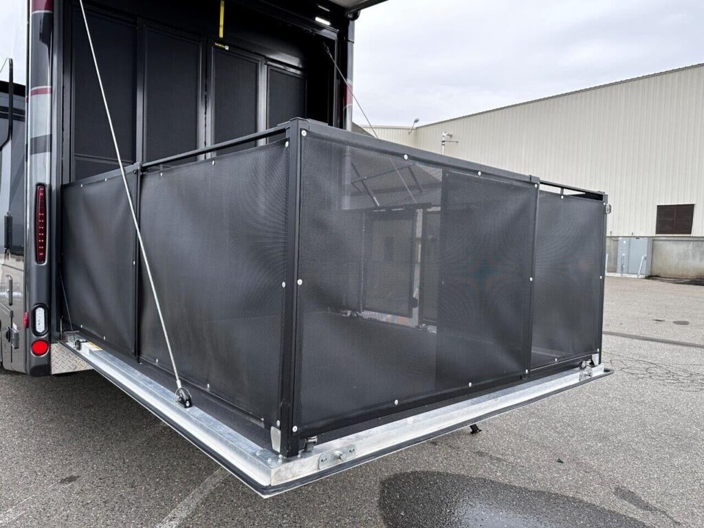 2020 THOR OUTLAW 38 MB CLASS A MOTORHOME "TOY HAULER" - True RV