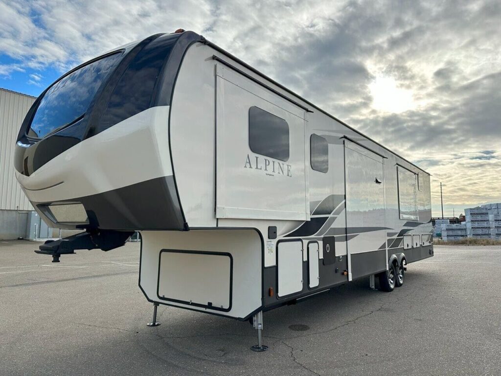 2021 KEYSTONE ALPINE 3700FL FIFTH WHEEL TRAVEL TRAILER "BATH & HALF ...