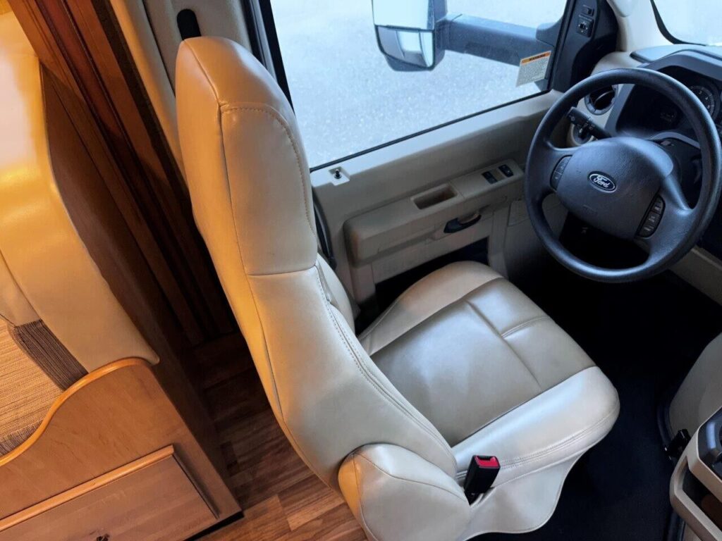 2019 THOR QUANTUM RW28 CLASS C MOTORHOME - True RV