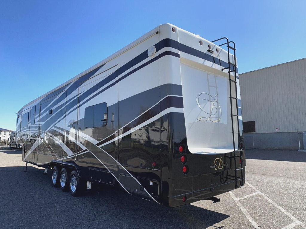 2019 DRV MOBILE SUITES 44 NASHVILLE - True RV