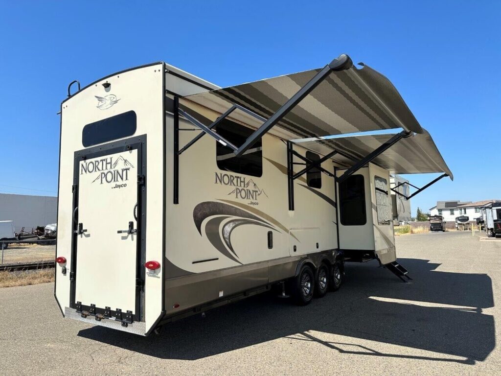2019 JAYCO NORTH POINT 385THWS FIFTH WHEEL TOY HAULER TRAILER - True RV ...