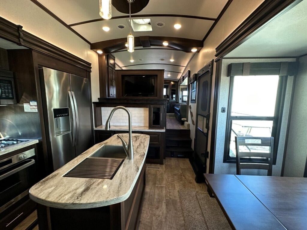 2019 JAYCO NORTH POINT 385THWS FIFTH WHEEL TOY HAULER TRAILER - True RV ...