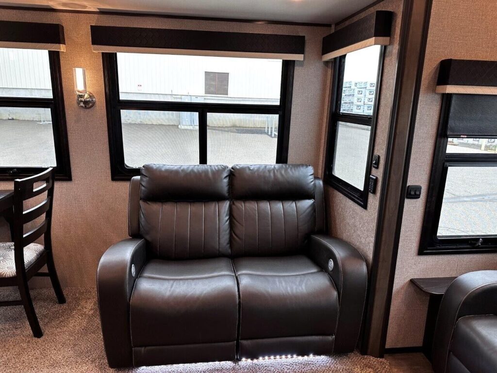 2020 JAYCO NORTH POINT 310RLTS FIFTH WHEEL TRAVEL TRAILER - True RV True RV