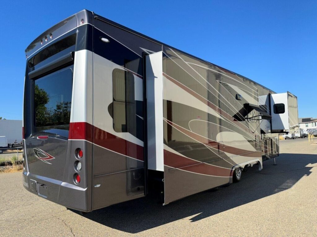 2021 NEW HORIZONS MAJESTIC CUSTOM FIFTH WHEEL TRAILER - True RV