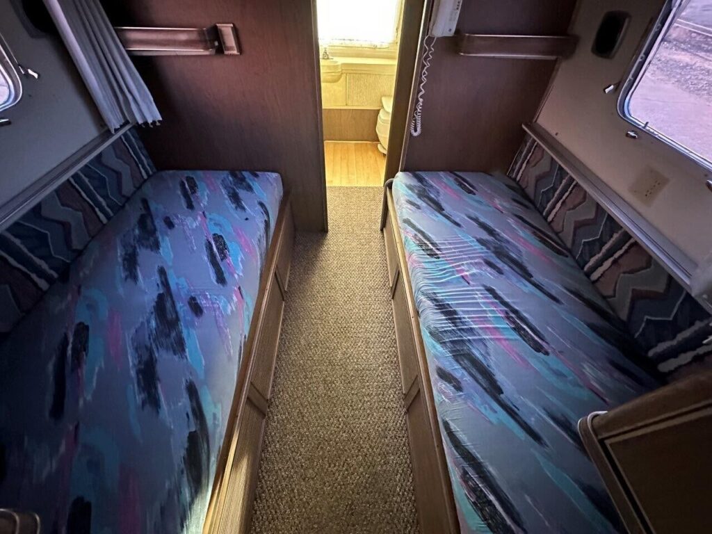 1973 AIRSTREAM INTERNATIONAL LAND YACHT TWIN TRAVEL TRAILER - True RV