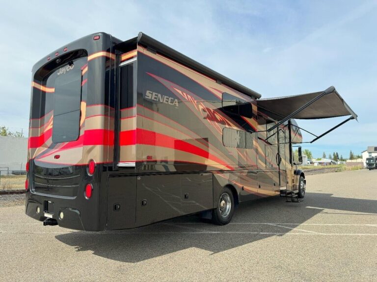2017 JAYCO SENECA 37FS SUPER CLASS C MOTORHOME RV "BUNK BEDS" - True RV