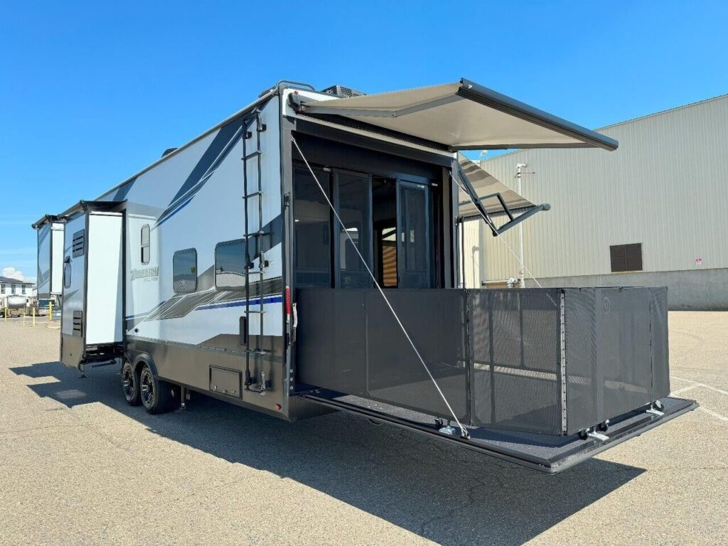 2022 GRAND DESIGN MOMENTUM 320G TOY HAULER TRAILER "BATH & HALF" - True RV