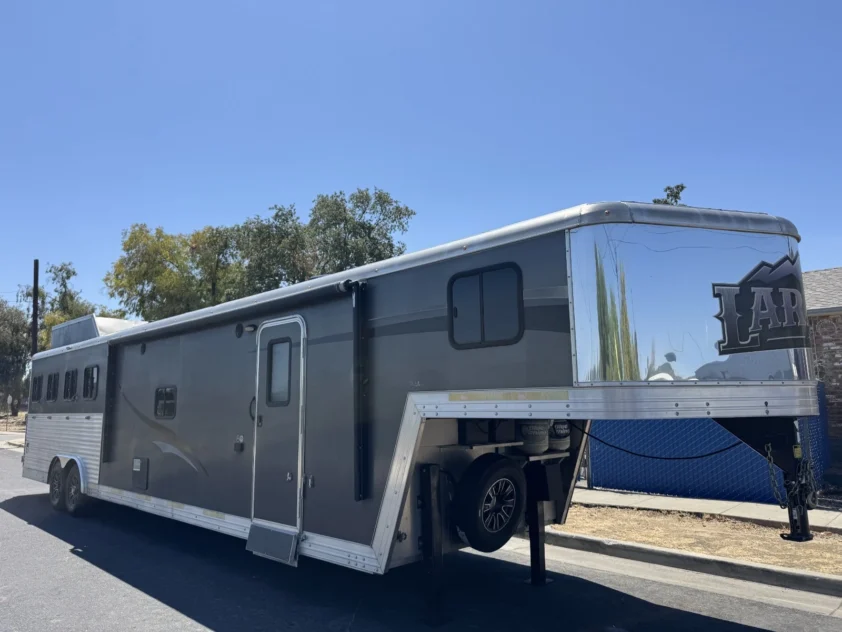 2017 BISON COACH LAREDO 4 HORSE WITH LIVING QUARTERS “SLIDE-OUT” - True RV True RV