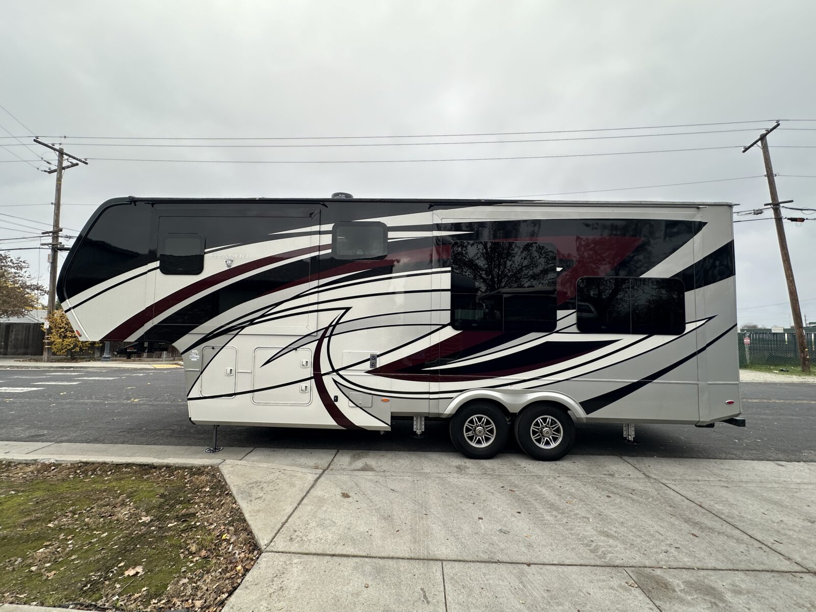 2022 VANLEIGH BEACON 32RLB LUXURY FIFTH WHEEL TRAILER "TIFFIN" - True RV